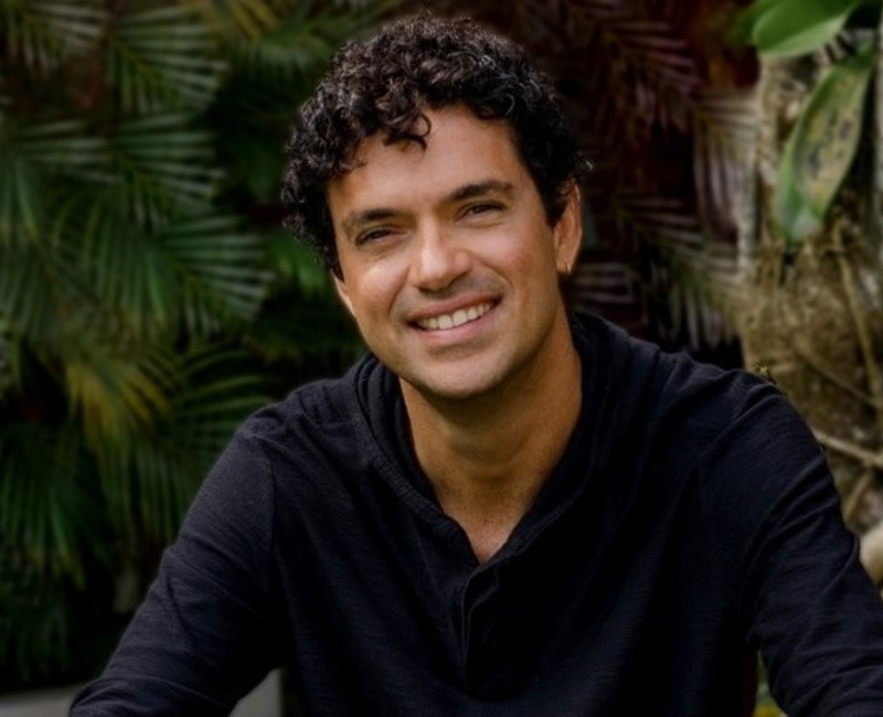 Jorge Vercillo no palco do Vivo Rio – Piscitelli Entretenimentos